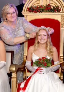 Nathalie Elizabeth Biddlecomb crowned queen of the 128th Holly Ball ...